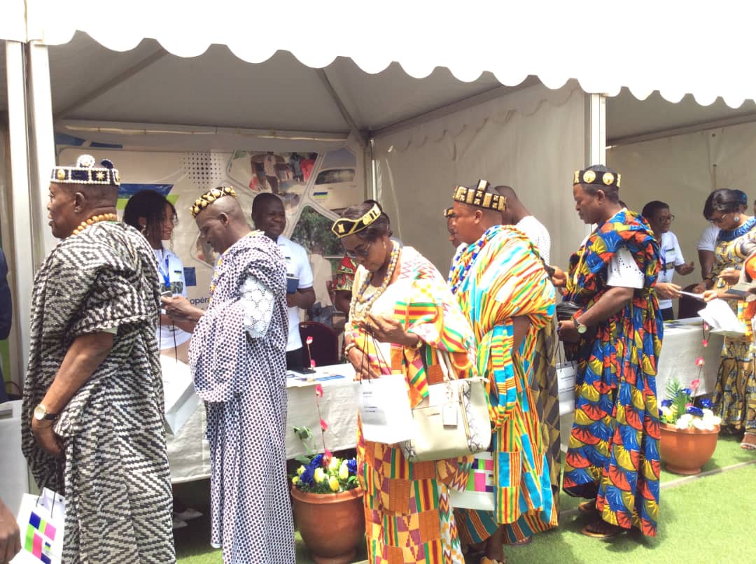 Visite-des-stands – LA PREMIERE AGENCE DE PRESSE PRIVEE AU TOGO